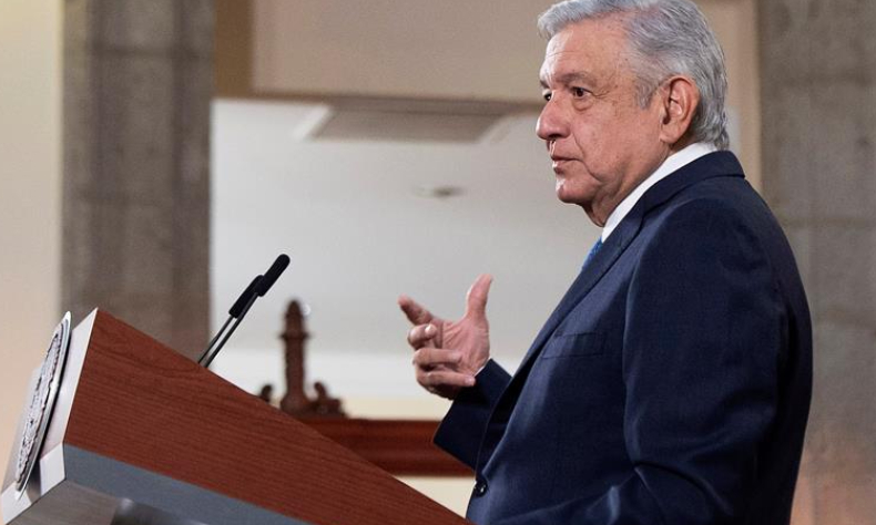 Mujeres aplican el 'fuchi caca' a López Obrador | ¡El Aguas!